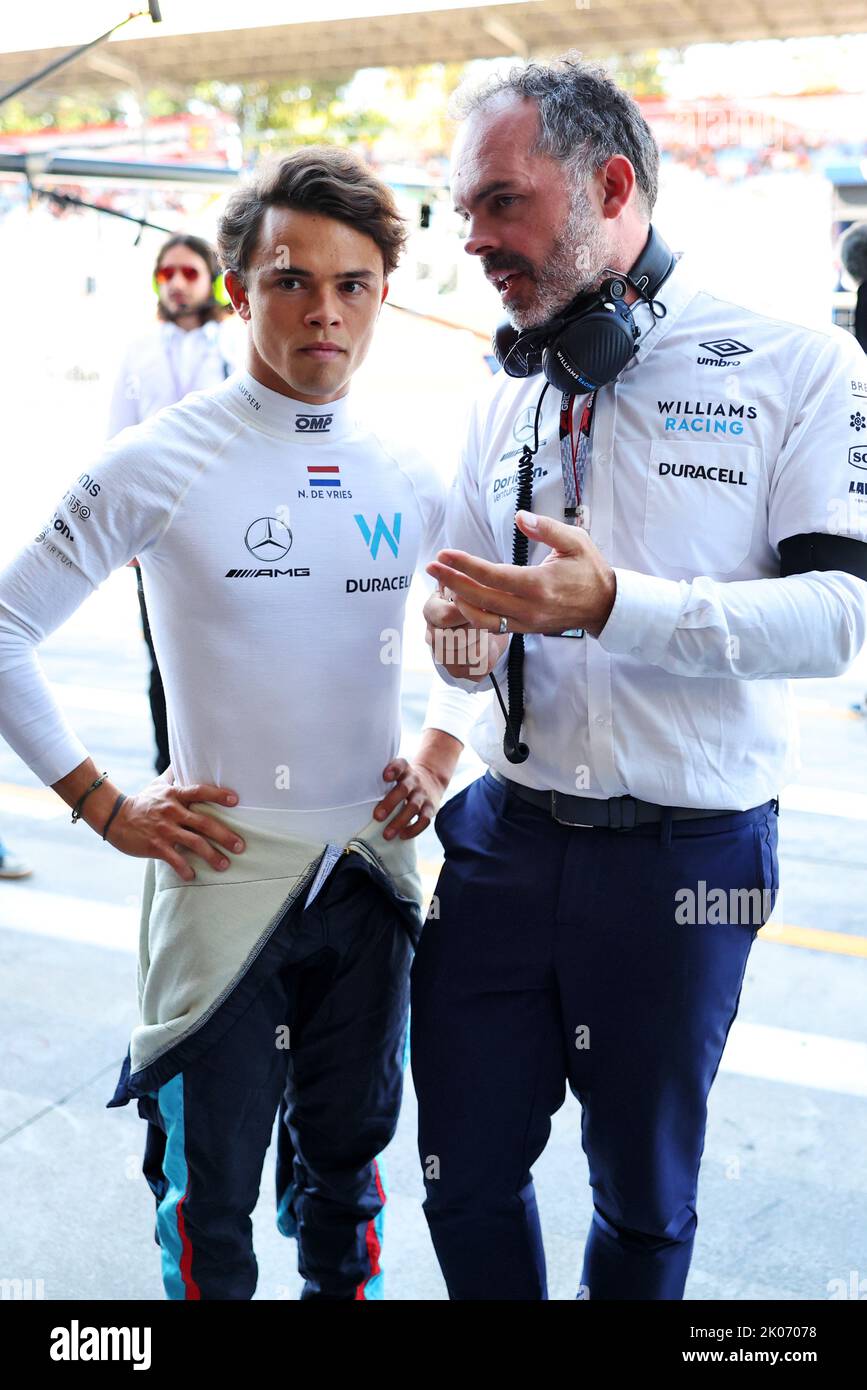 Formula 1 race engineer james hi-res stock photography and images - Alamy