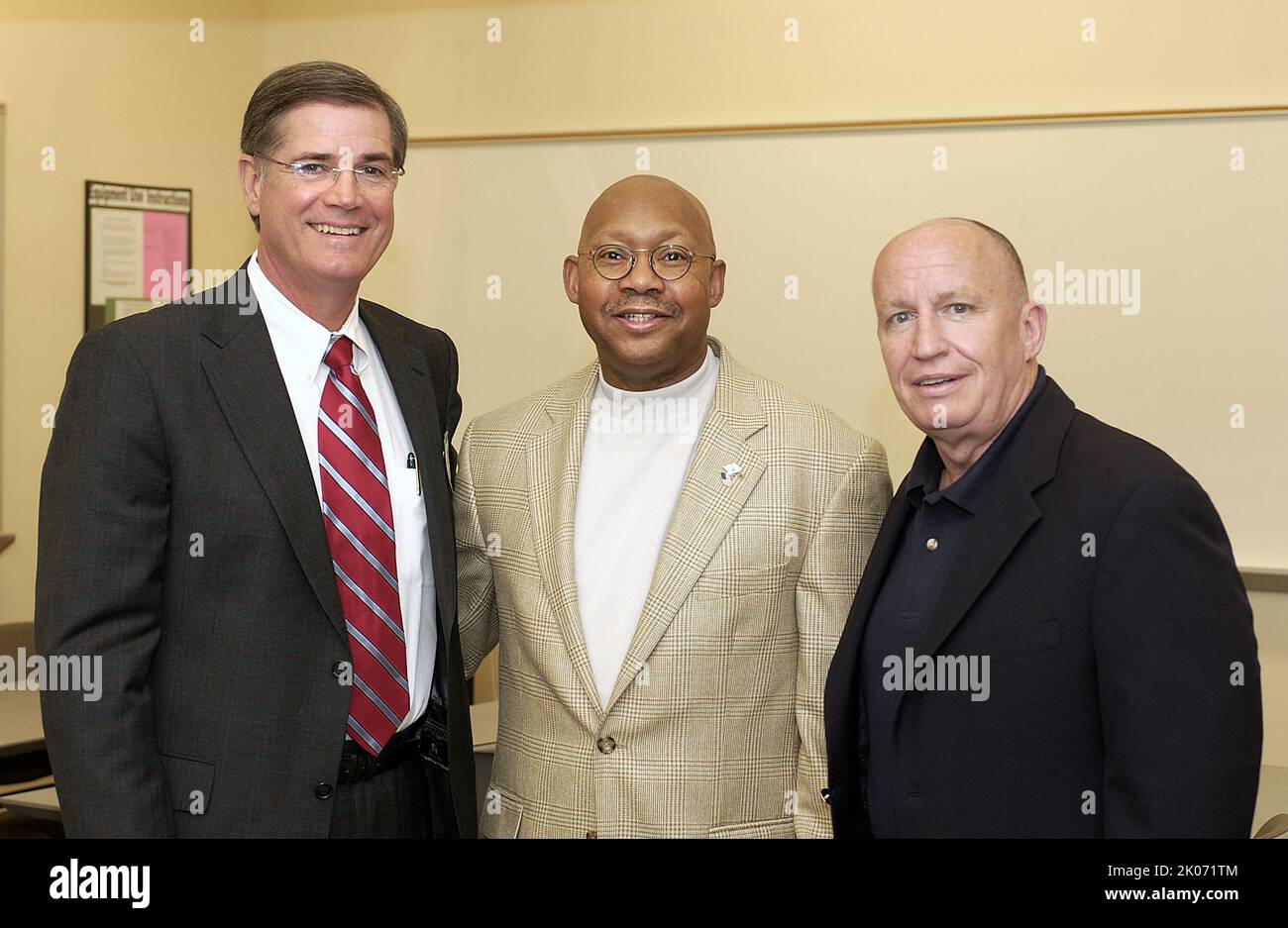 Secretary Alphonso Jackson and aides touring East Texas and meeting ...
