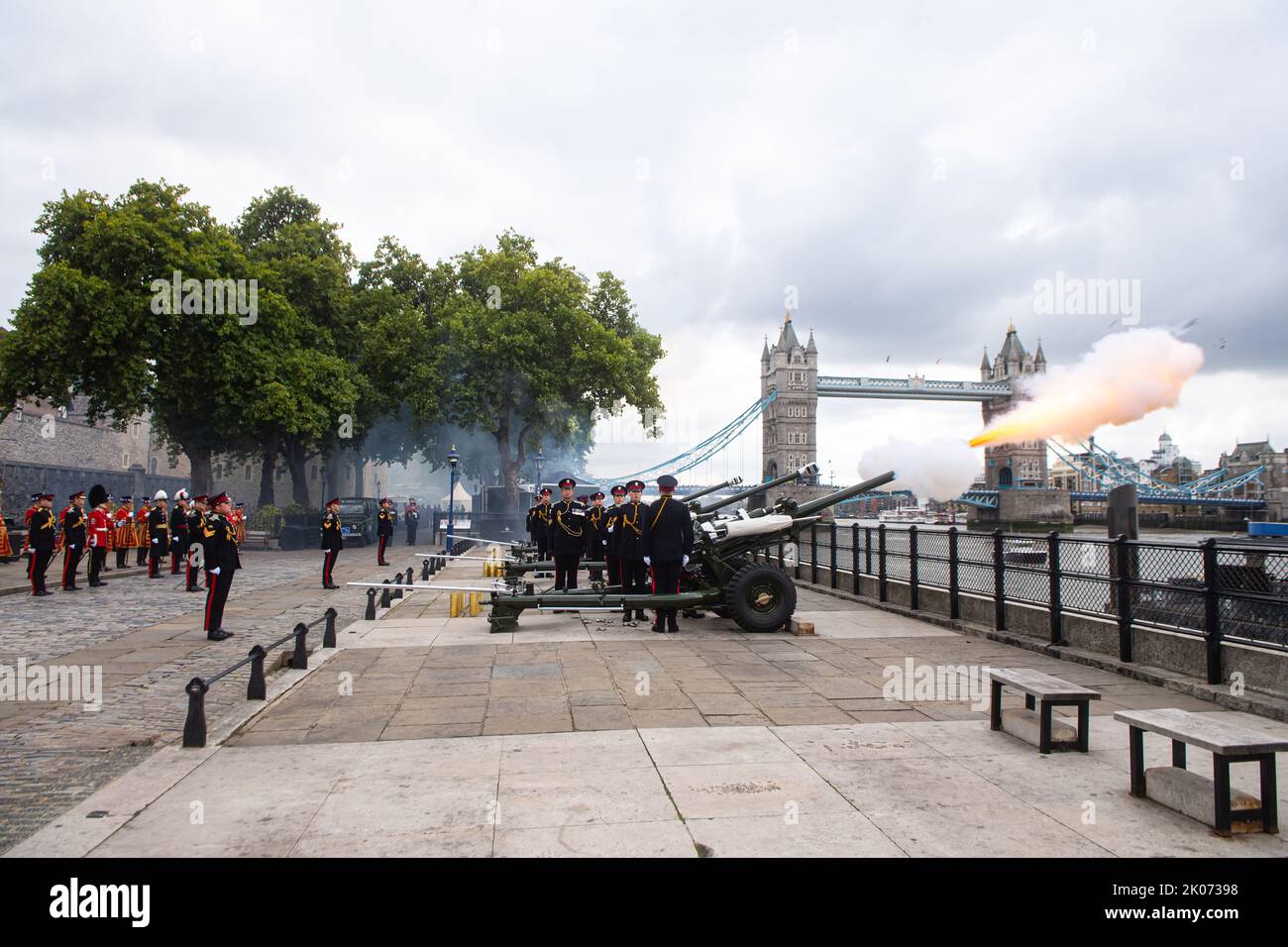 London, UK. 10th Sep, 2022. A 96 round gun salute is fired at the Tower ...