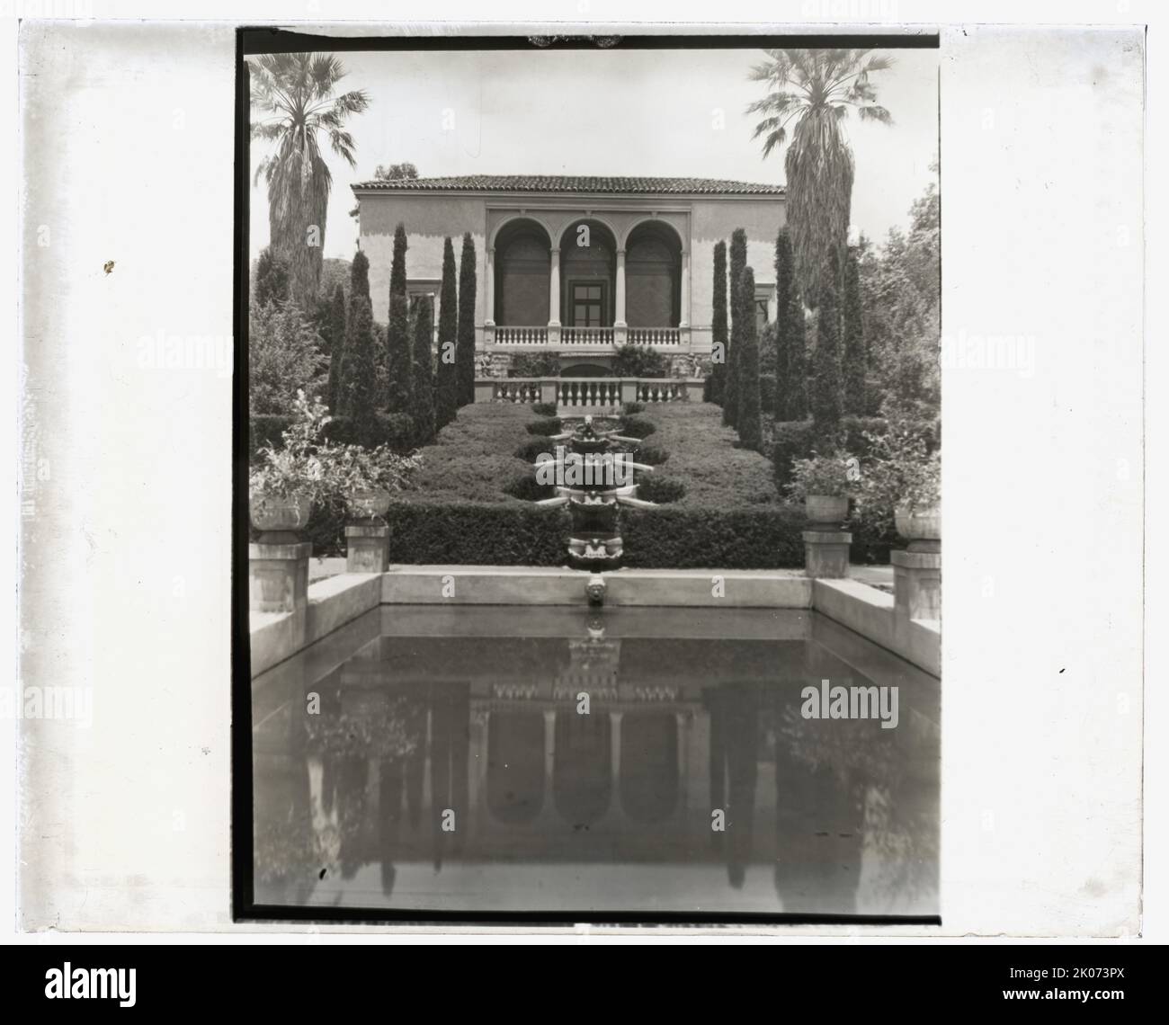 White adobe house architecture Cut Out Stock Images & Pictures - Alamy