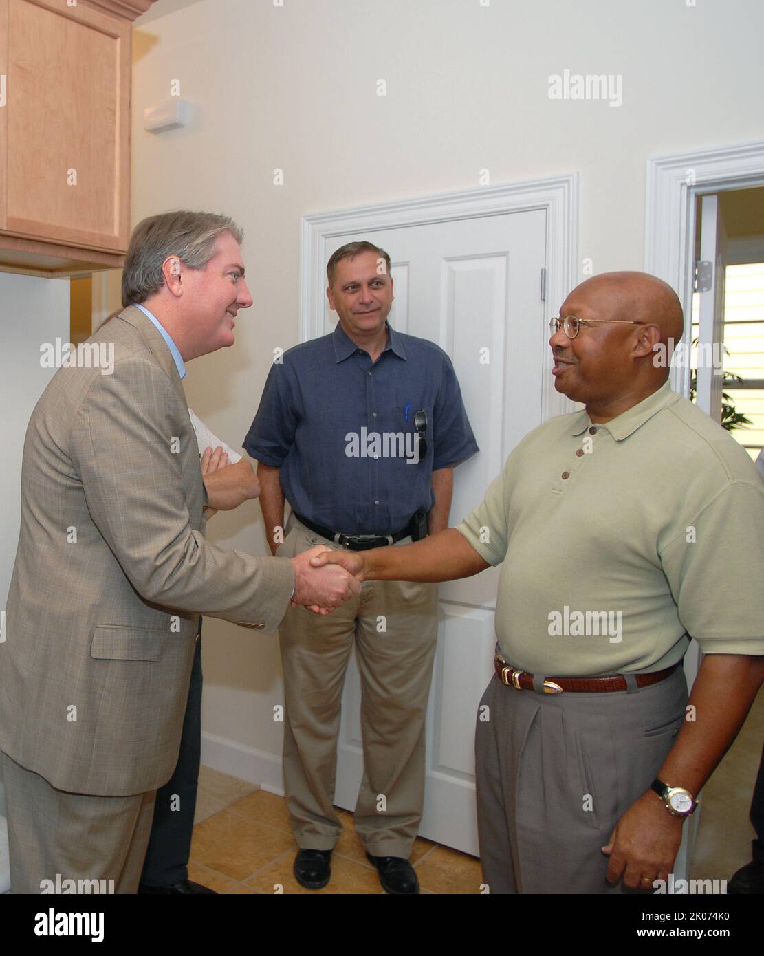 President George W. Bush and Secretary Alphonso Jackson on tour of ...