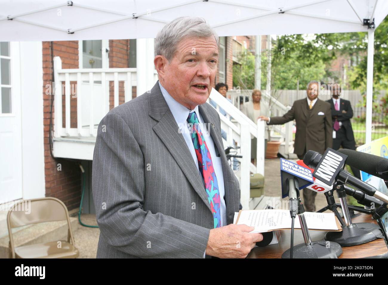 Secretary Alphonso Jackson in St. Louis, Missouri, with former Secretary Jack Kemp and civil ...