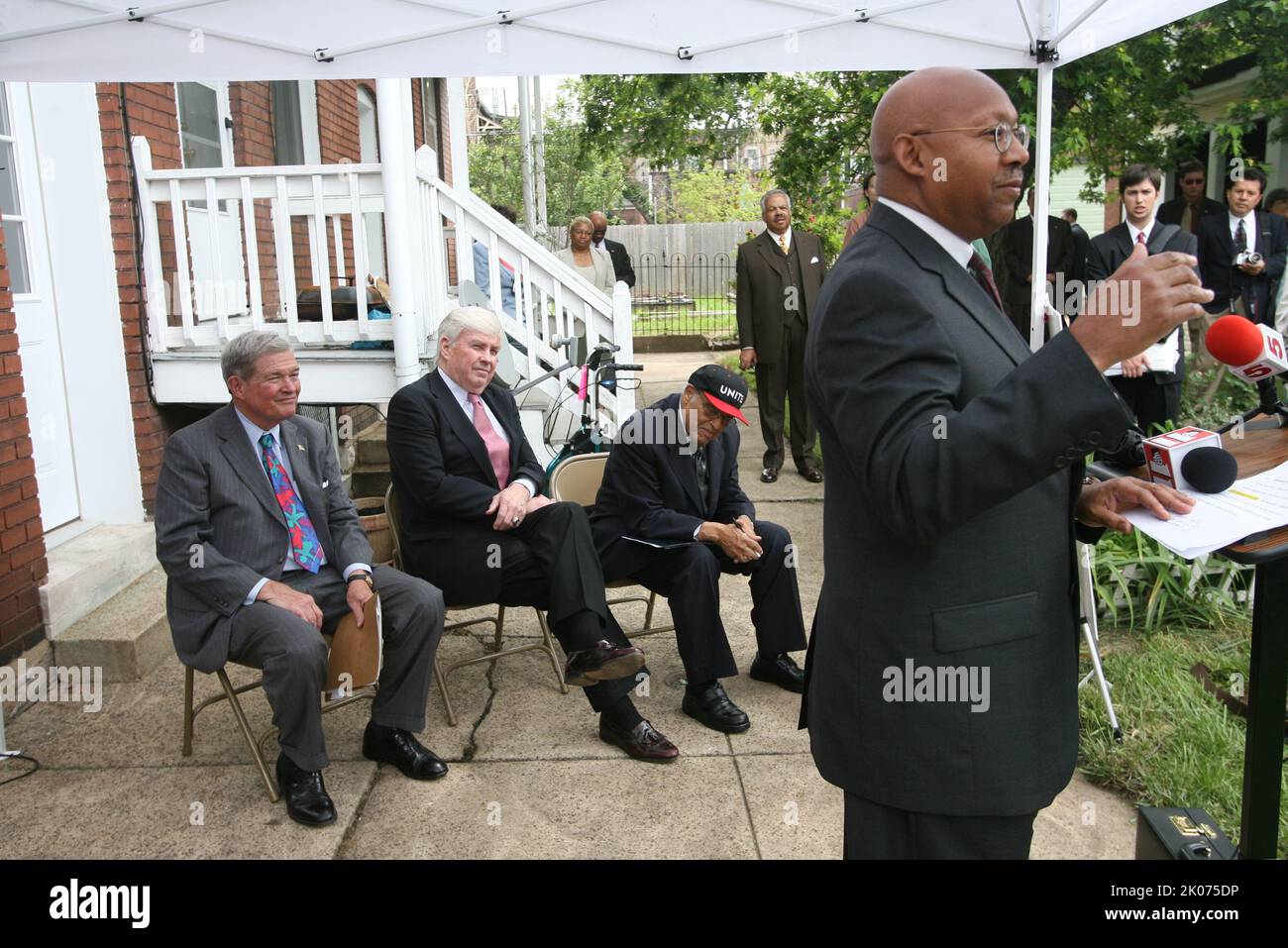Secretary Alphonso Jackson in St. Louis, Missouri, with former ...