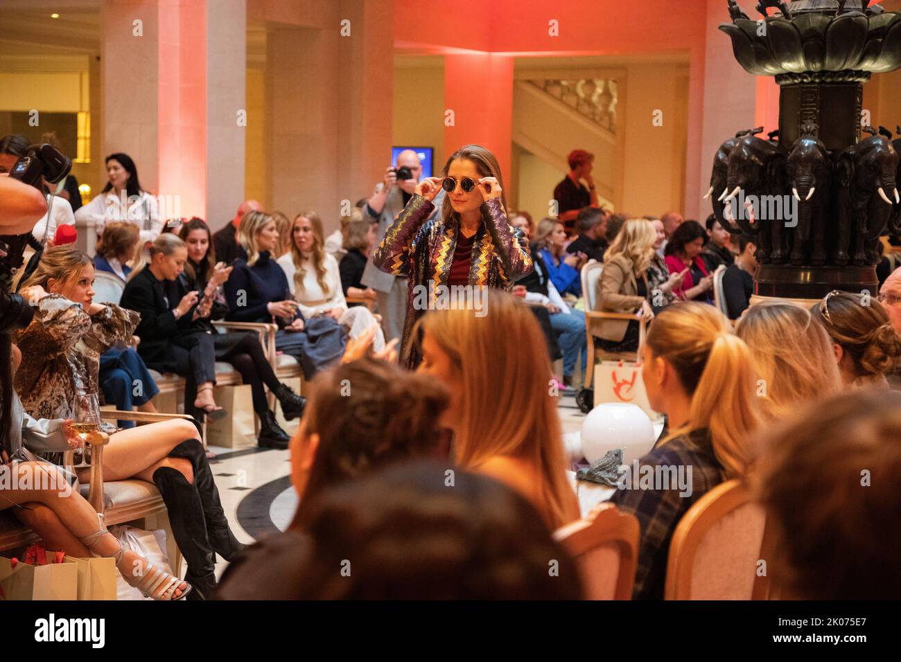 Sarah Alles bei der Anja Gockel Fashion Show S23 'Move On' auf der ...