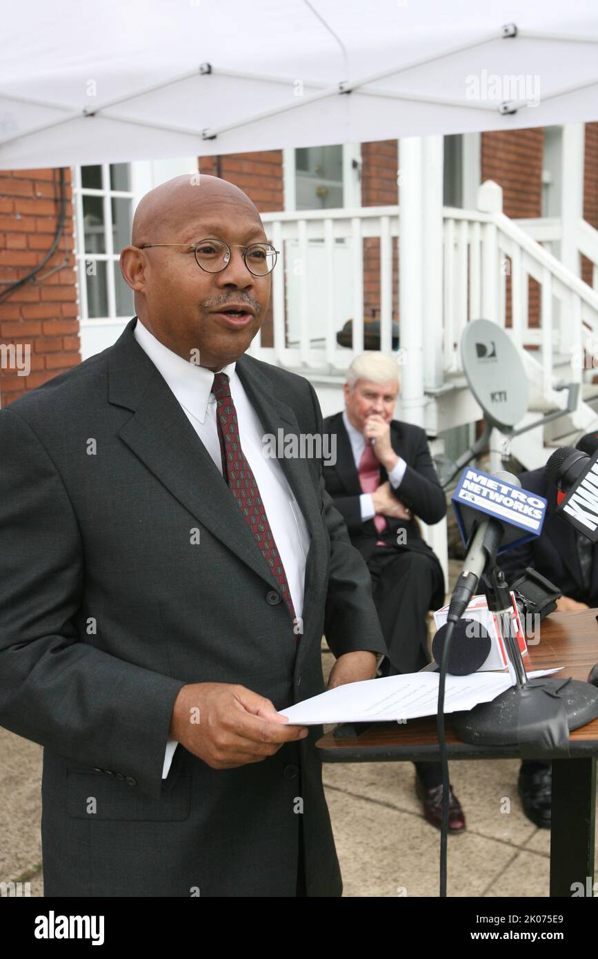 Secretary Alphonso Jackson in St. Louis, Missouri, with former ...