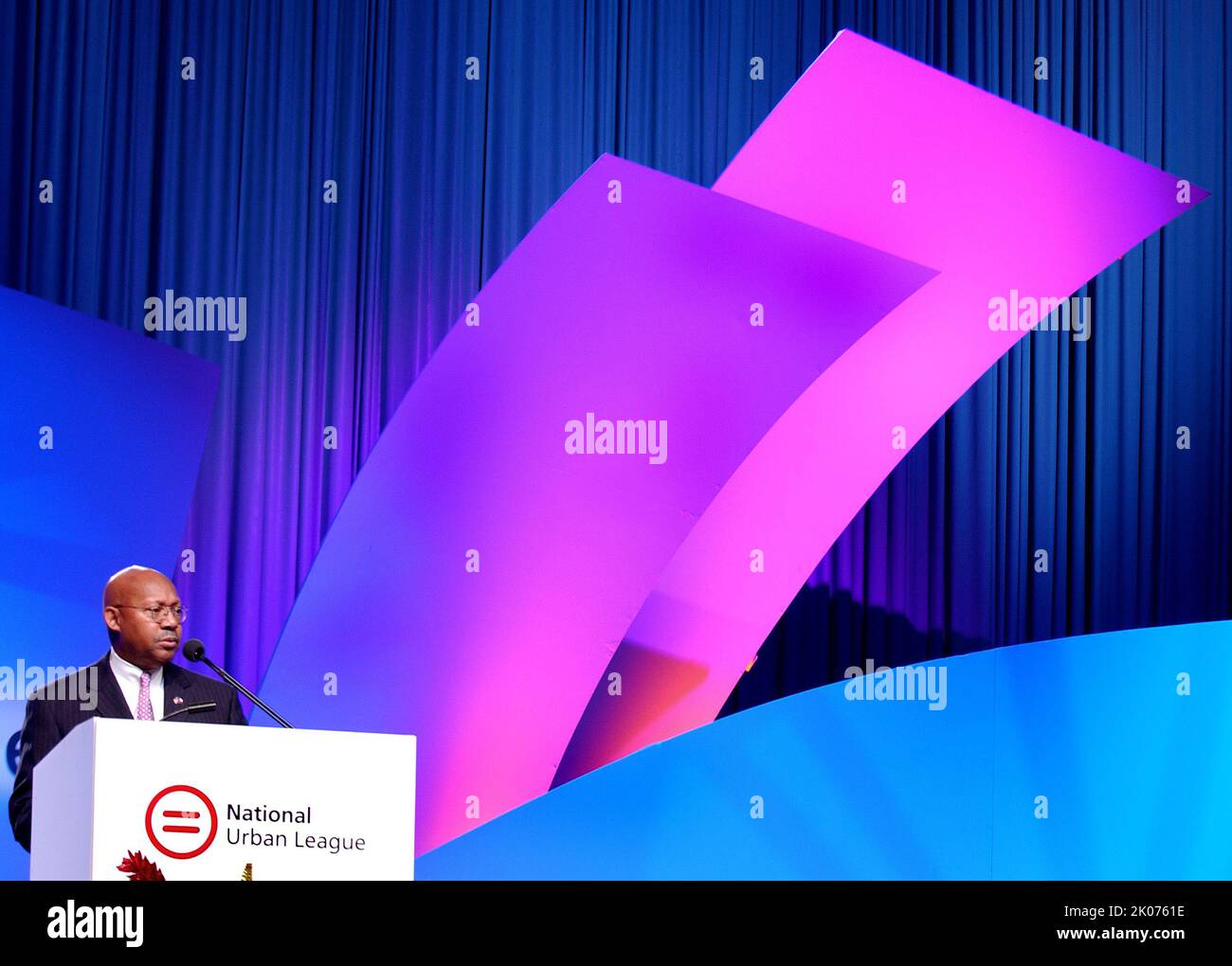 Secretary Alphonso Jackson addressing National Urban League meeting in ...