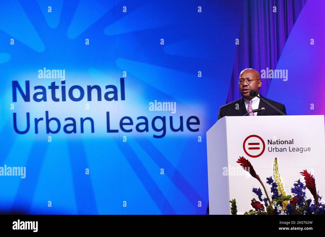 Secretary Alphonso Jackson addressing National Urban League meeting in ...