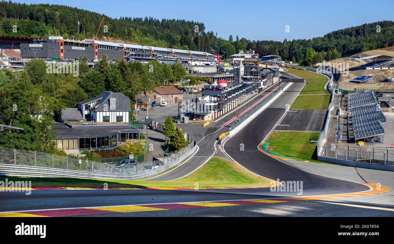 Panoramic view from 40 metres high hilltop above the steep Raidillon ...