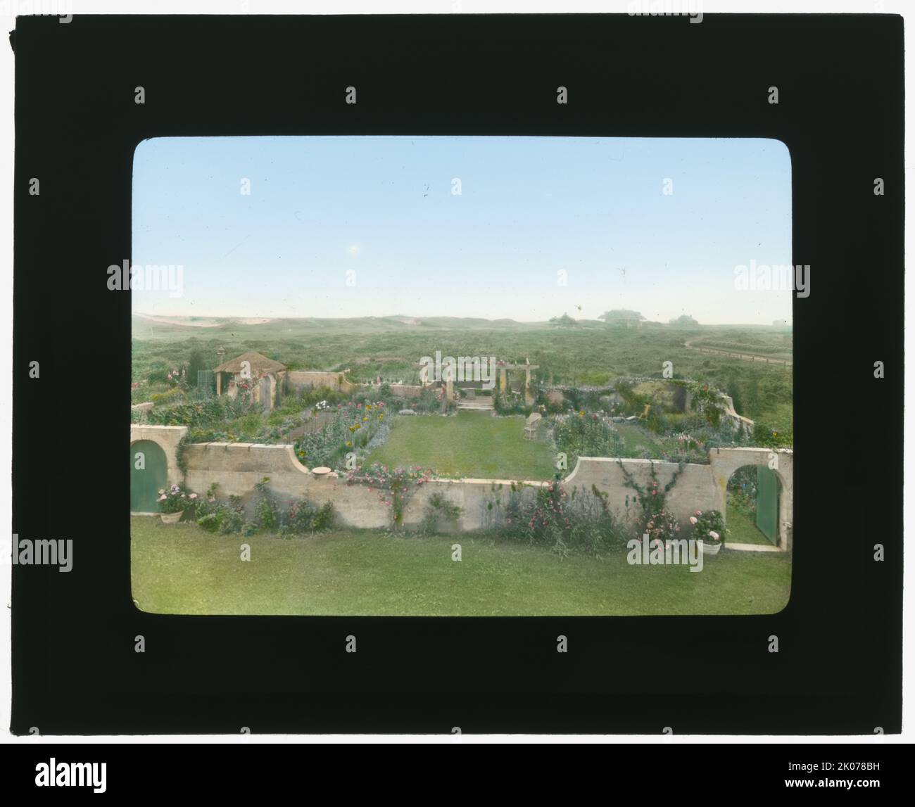 "Gray Gardens," Robert Carmer Hill house, Lily Pond Lane, East Hampton ...