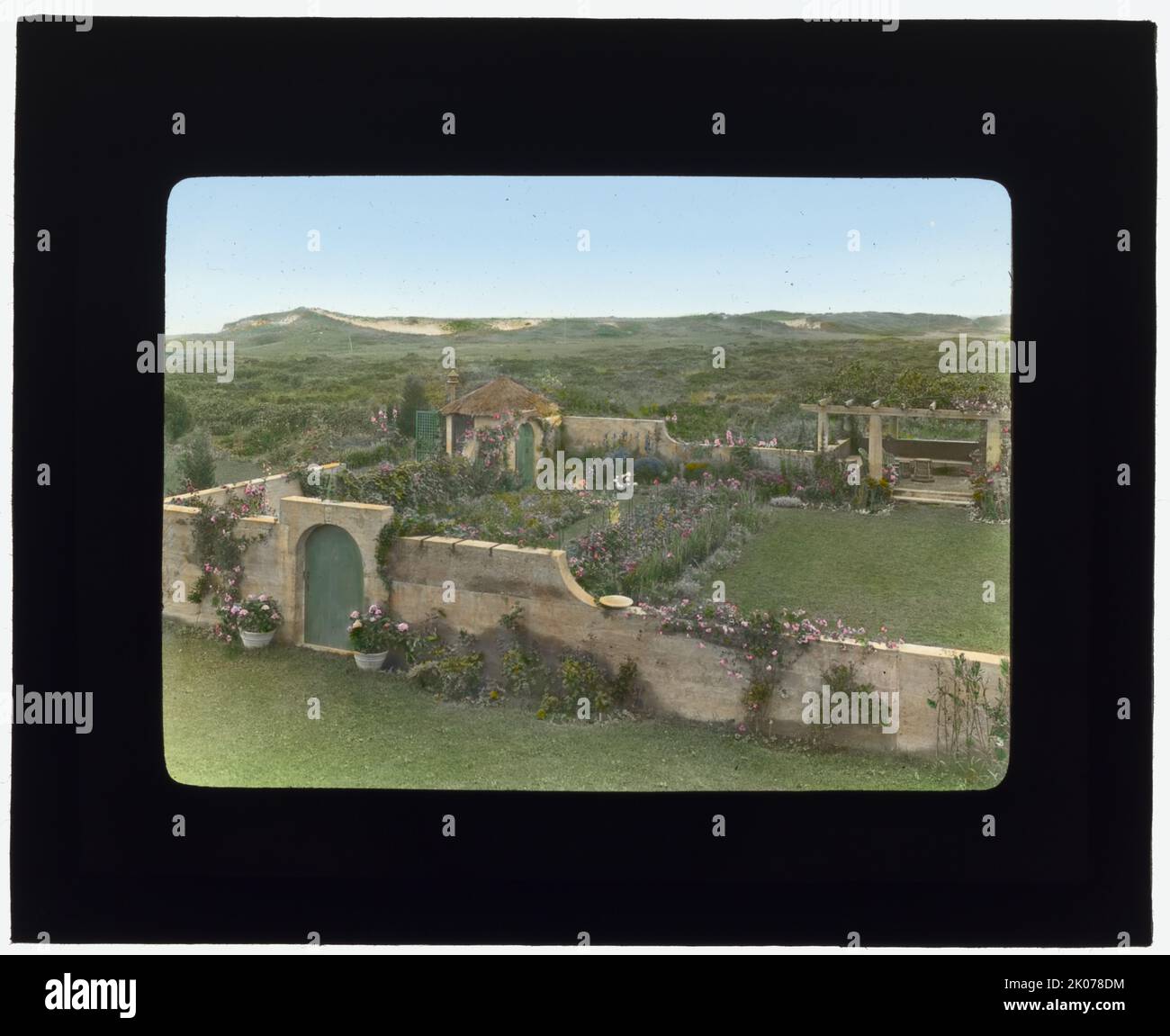 "Gray Gardens," Robert Carmer Hill house, Lily Pond Lane, East Hampton ...