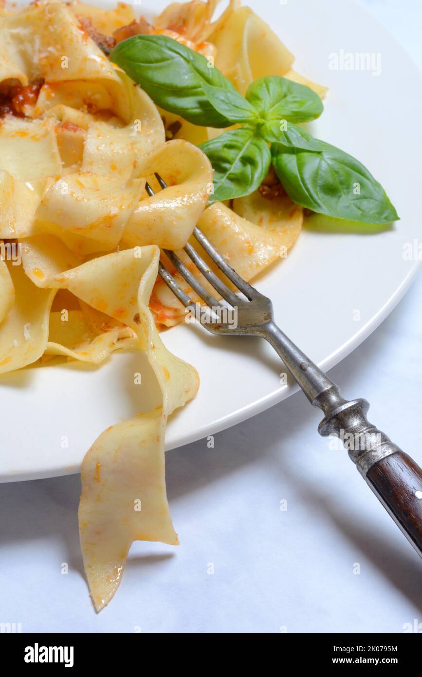 Basil pappardelle pasta hi-res stock photography and images - Alamy