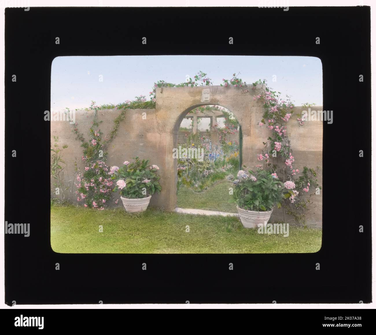 "Gray Gardens," Robert Carmer Hill house, Lily Pond Lane, East Hampton ...