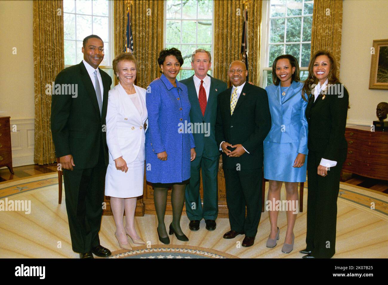 President George W. Bush with Secretary Alphonso Jackson and family ...