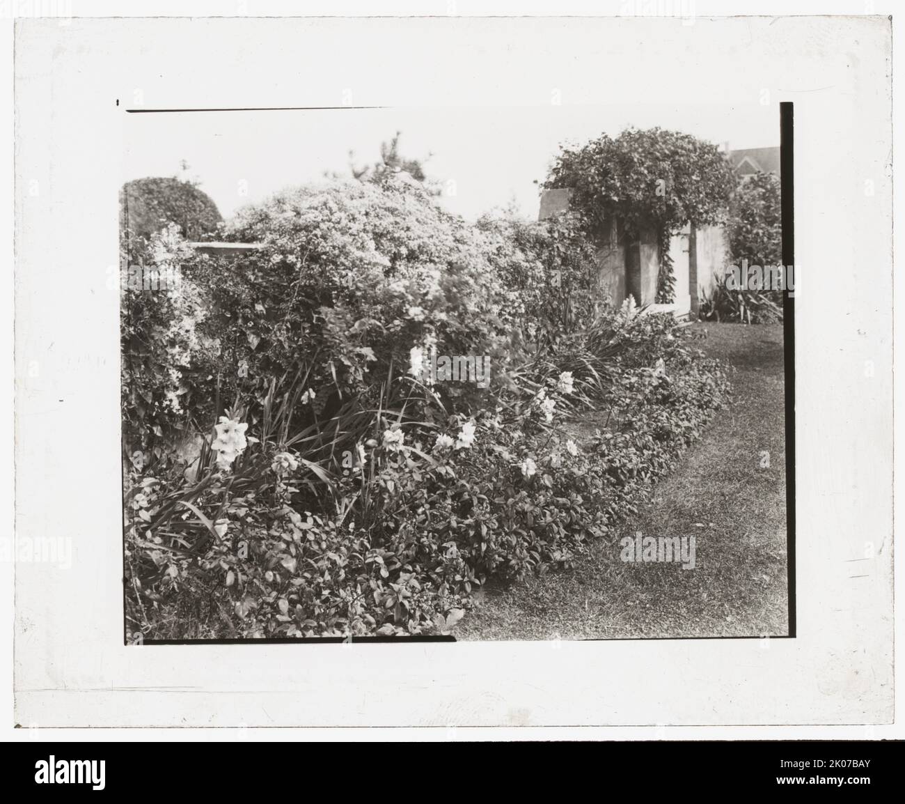 "Gray Gardens," Robert Carmer Hill house, Lily Pond Lane, East Hampton ...