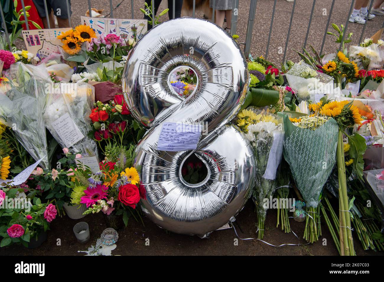 Windsor, Berkshire, UK. 10th September, 2022. A figure eight balloon ...