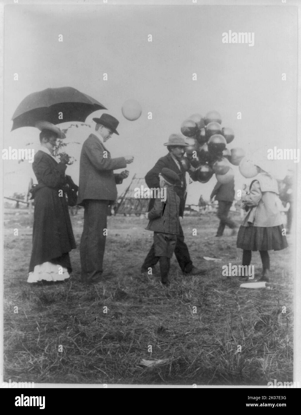 Minnesota State Fair: balloon vendor, 1900 Stock Photo - Alamy