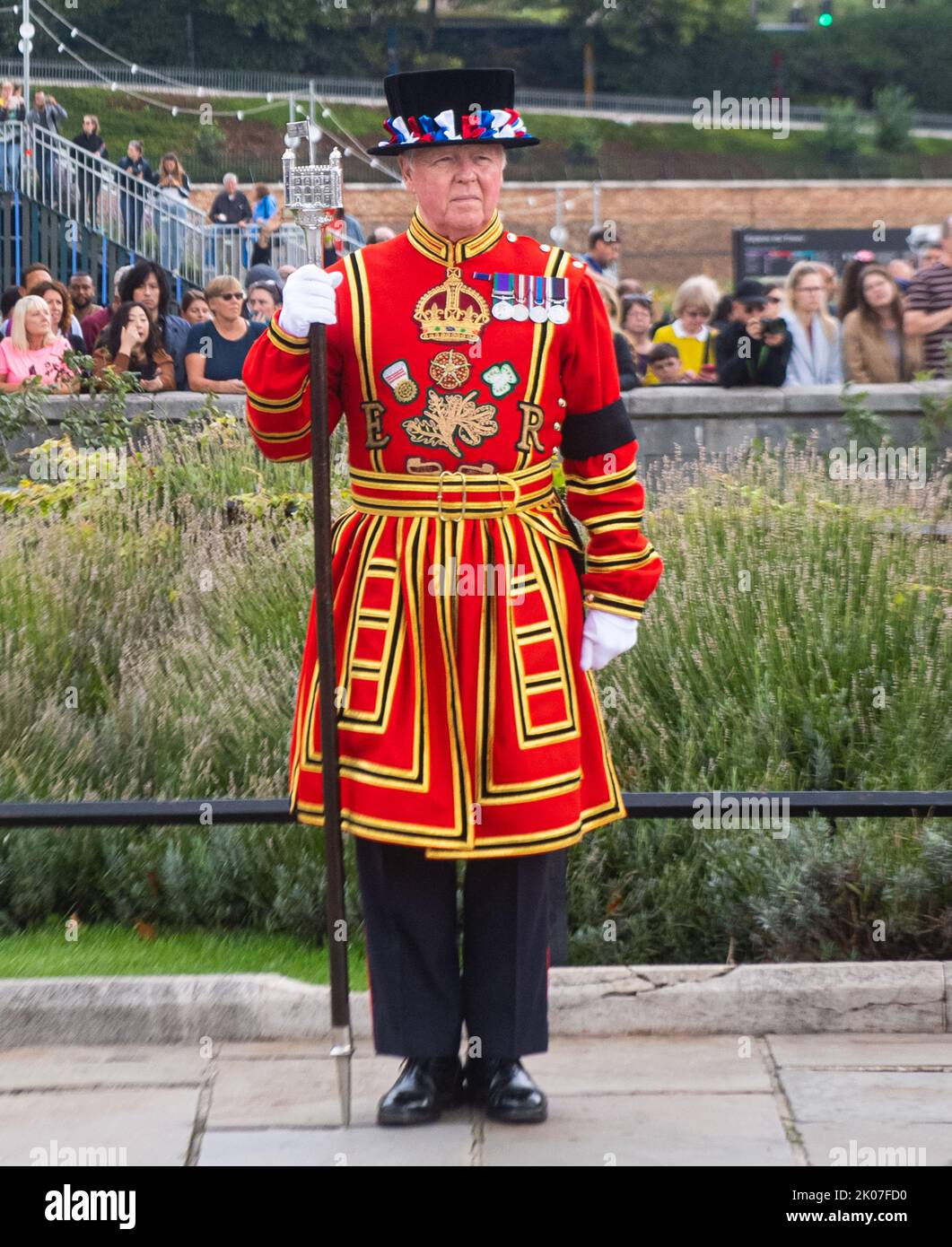 London, UK. 10th Sep, 2022. Yeomen Warders outside The Tower of London ...