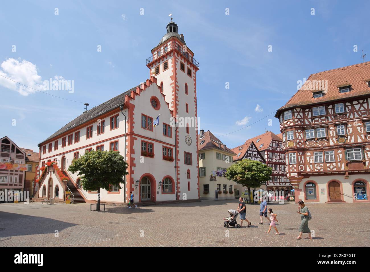 Market square with town hall built in 1557 and half-timbered house ...