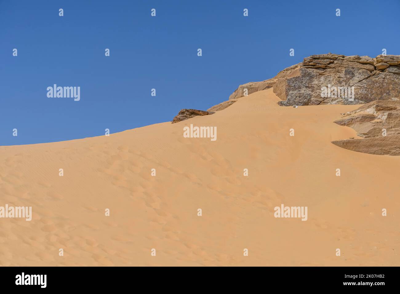 Sand dune, sandstone quarry Jabal as-Silsila, Egypt Stock Photo - Alamy