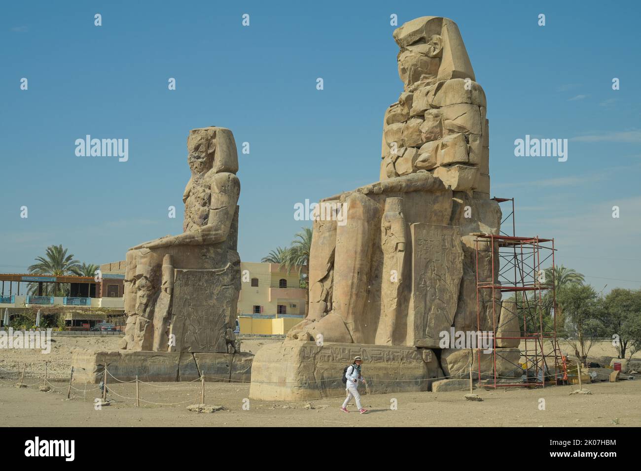 Memnon Colossi, Thebes-West, Luxor, Egypt Stock Photo - Alamy Memnon Colossi, Thebes-West, Luxor, Egypt Stock Photo - Alamy