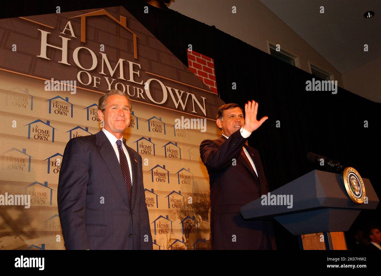 Secretary Mel Martinez, Deputy Secretary Alphonso Jackson, other HUD ...