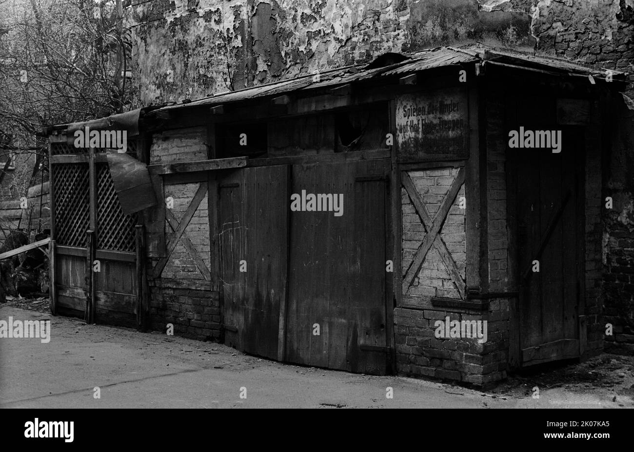 German backyard hi-res stock photography and images - Alamy