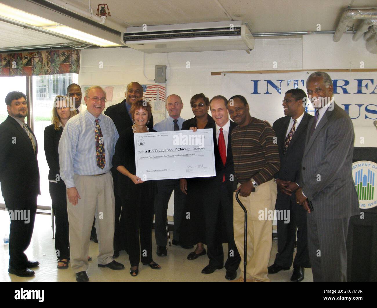 Chicago homeless shelter hi-res stock photography and images - Alamy