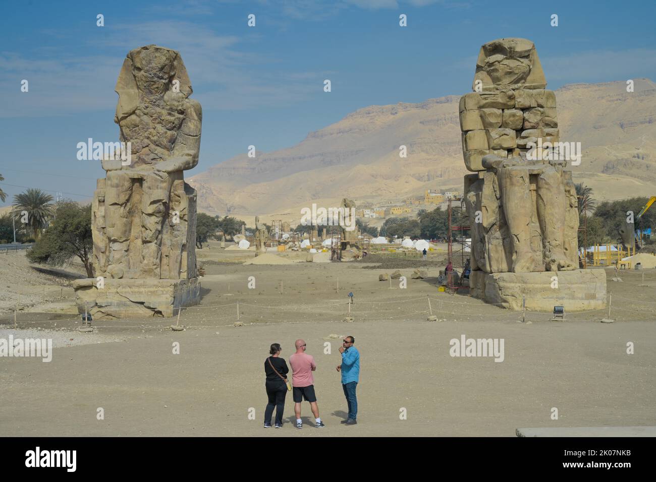 Memnon Colossi, Thebes-West, Luxor, Egypt Stock Photo - Alamy