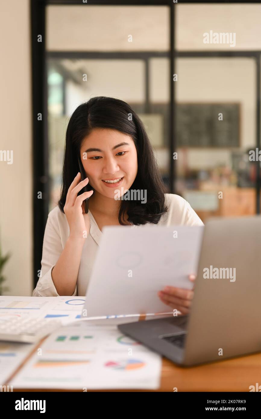 Reading assistant manager hi-res stock photography and images - Alamy