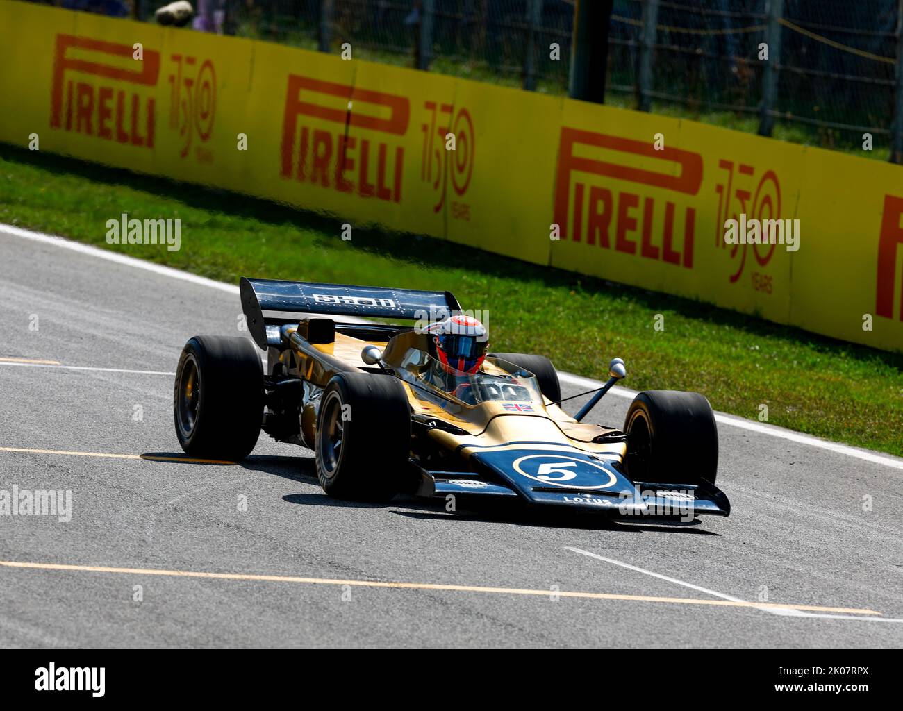Johnny Herbert driving the 1971 Lotus 56B with Pratt & Whitney turbine ...