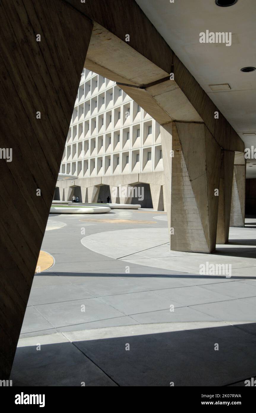 Select views: Exterior, HUD headquarters--Robert C. Weaver Federal ...