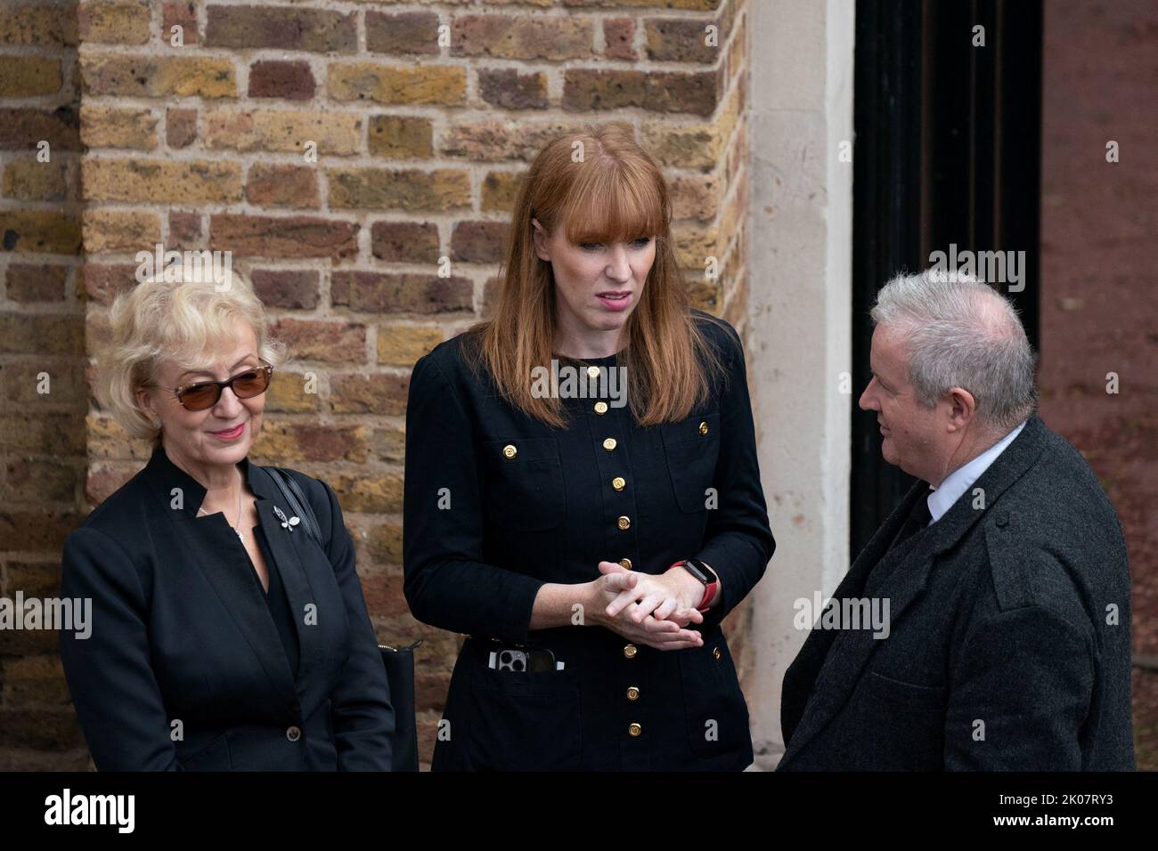 Queen elizabeth ii death mp hi-res stock photography and images - Alamy