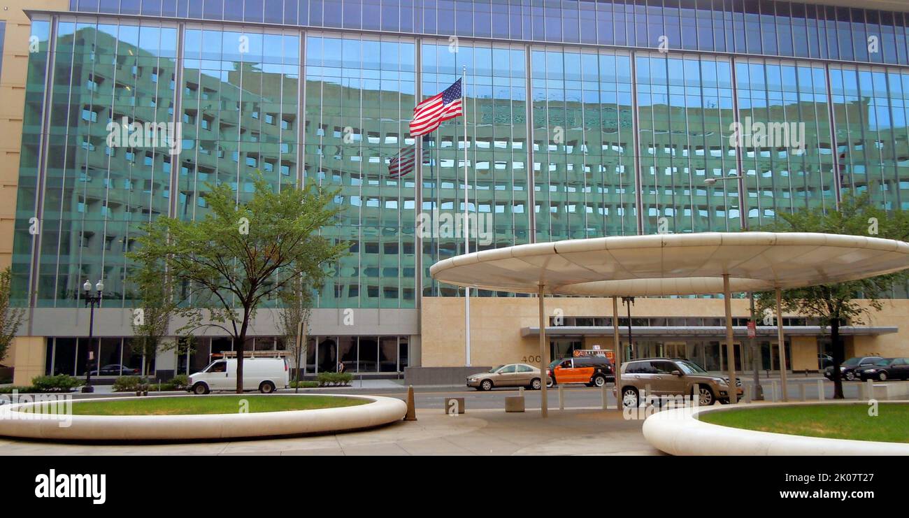 Select views: Exterior, HUD headquarters--Robert C. Weaver Federal ...