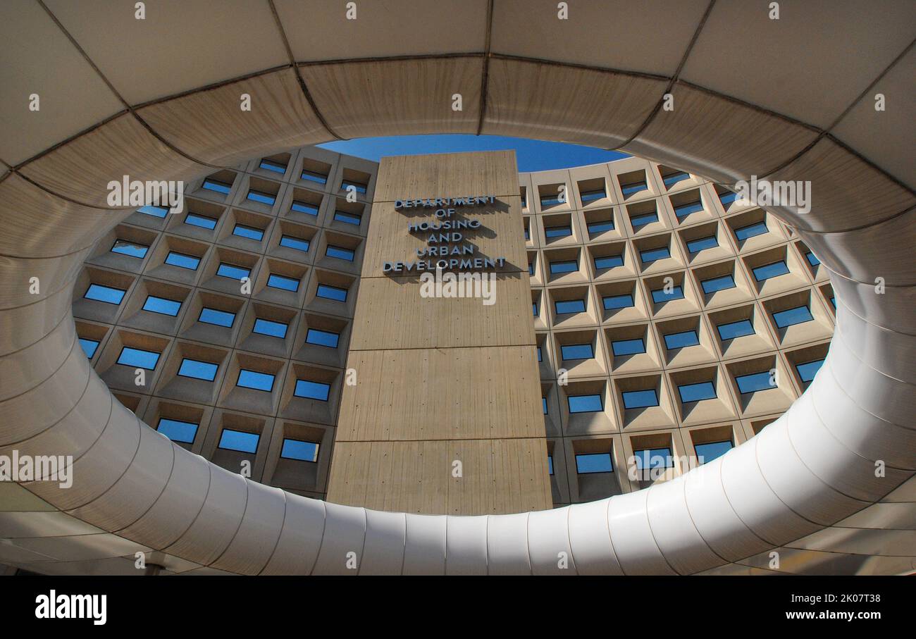 Select views: Exterior, HUD headquarters--Robert C. Weaver Federal ...