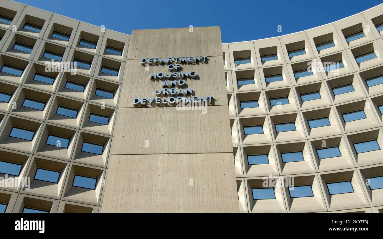 Select views: Exterior, HUD headquarters--Robert C. Weaver Federal ...