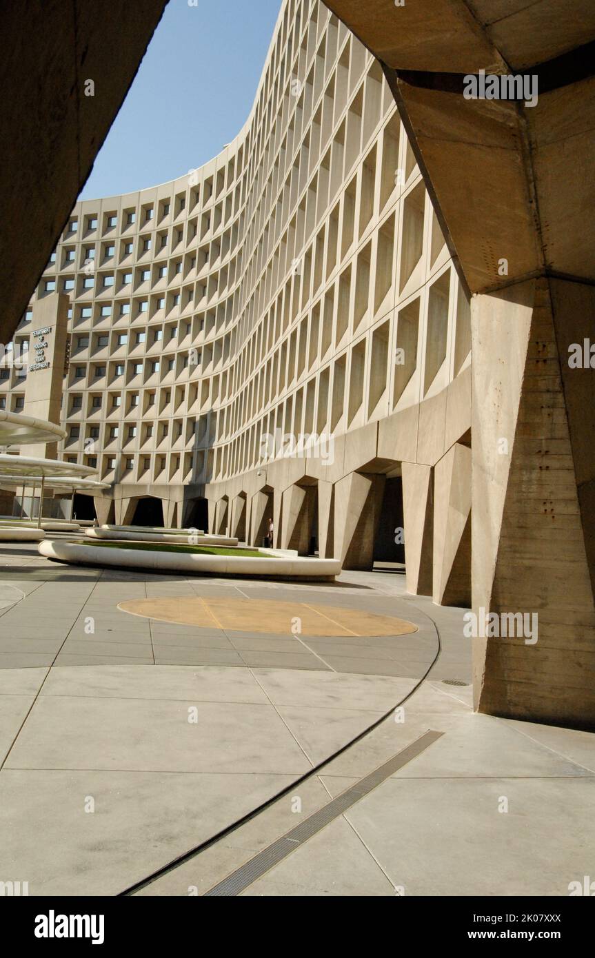 Select views: Exterior, HUD headquarters--Robert C. Weaver Federal ...