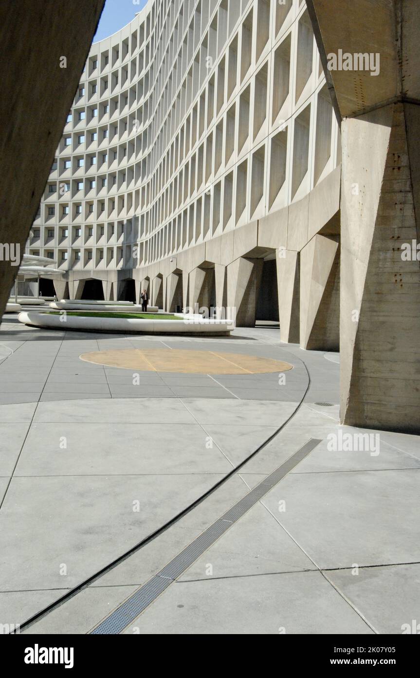 Select views: Exterior, HUD headquarters--Robert C. Weaver Federal ...