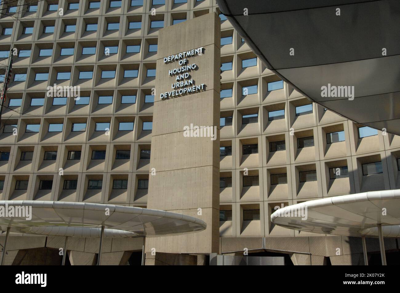 Select views: Exterior, HUD headquarters--Robert C. Weaver Federal ...