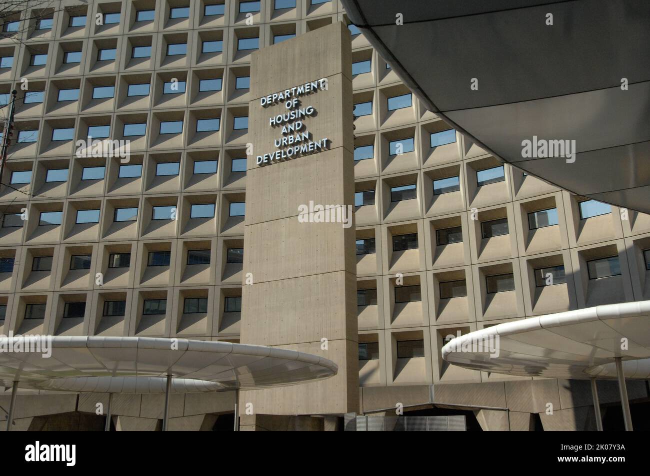 Select views: Exterior, HUD headquarters--Robert C. Weaver Federal ...