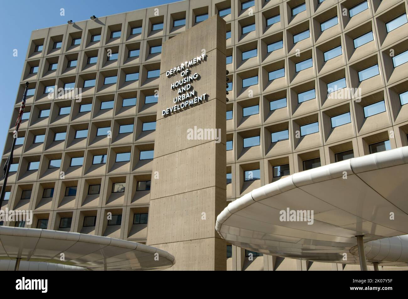 Select views: Exterior, HUD headquarters--Robert C. Weaver Federal ...