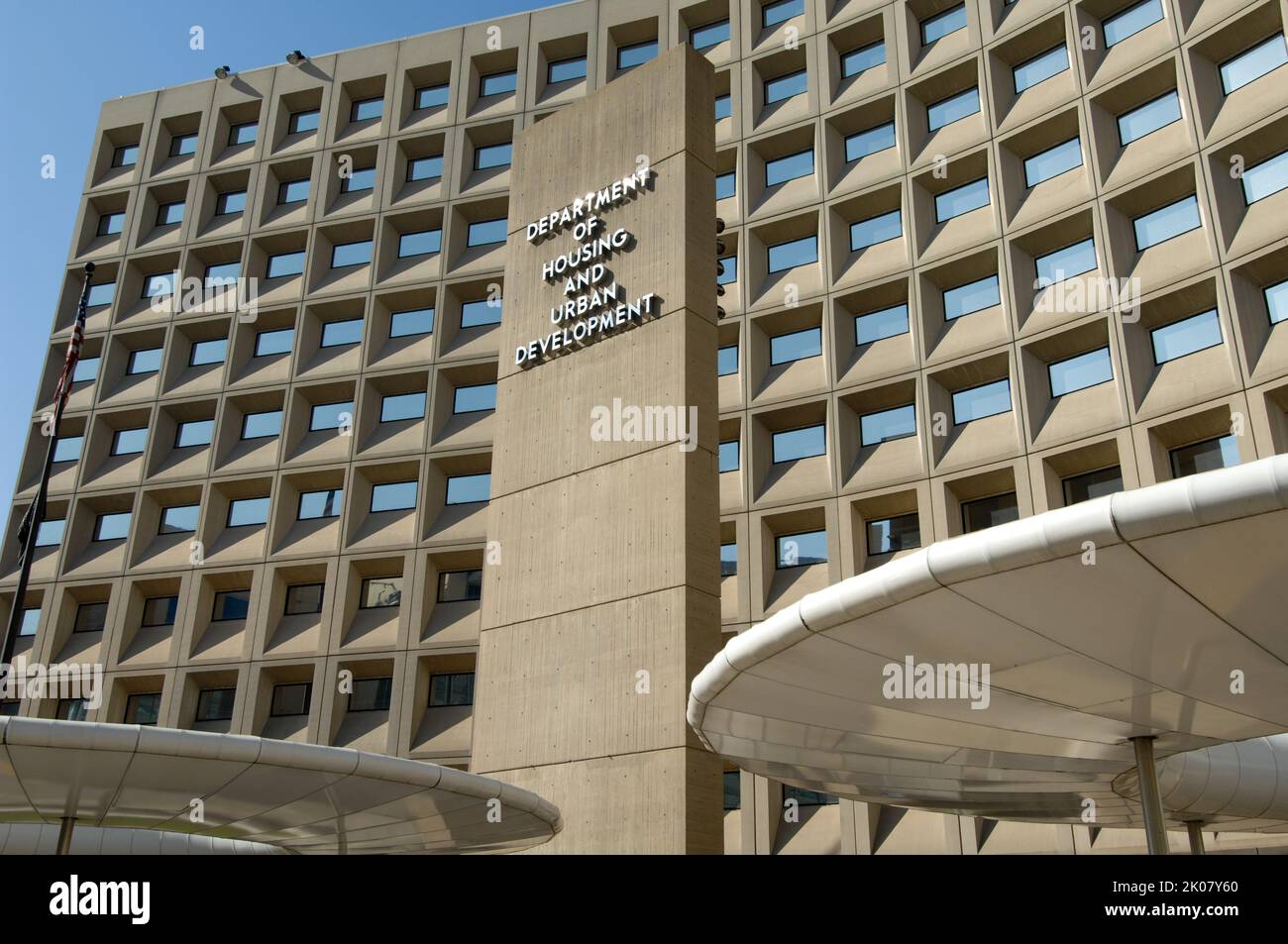 Select views: Exterior, HUD headquarters--Robert C. Weaver Federal ...