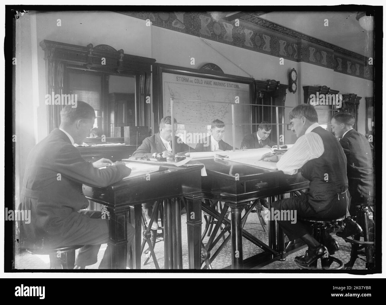 Weather Bureau, between 1914 and 1918. USA. Map of 'Storm and Cold Wave ...