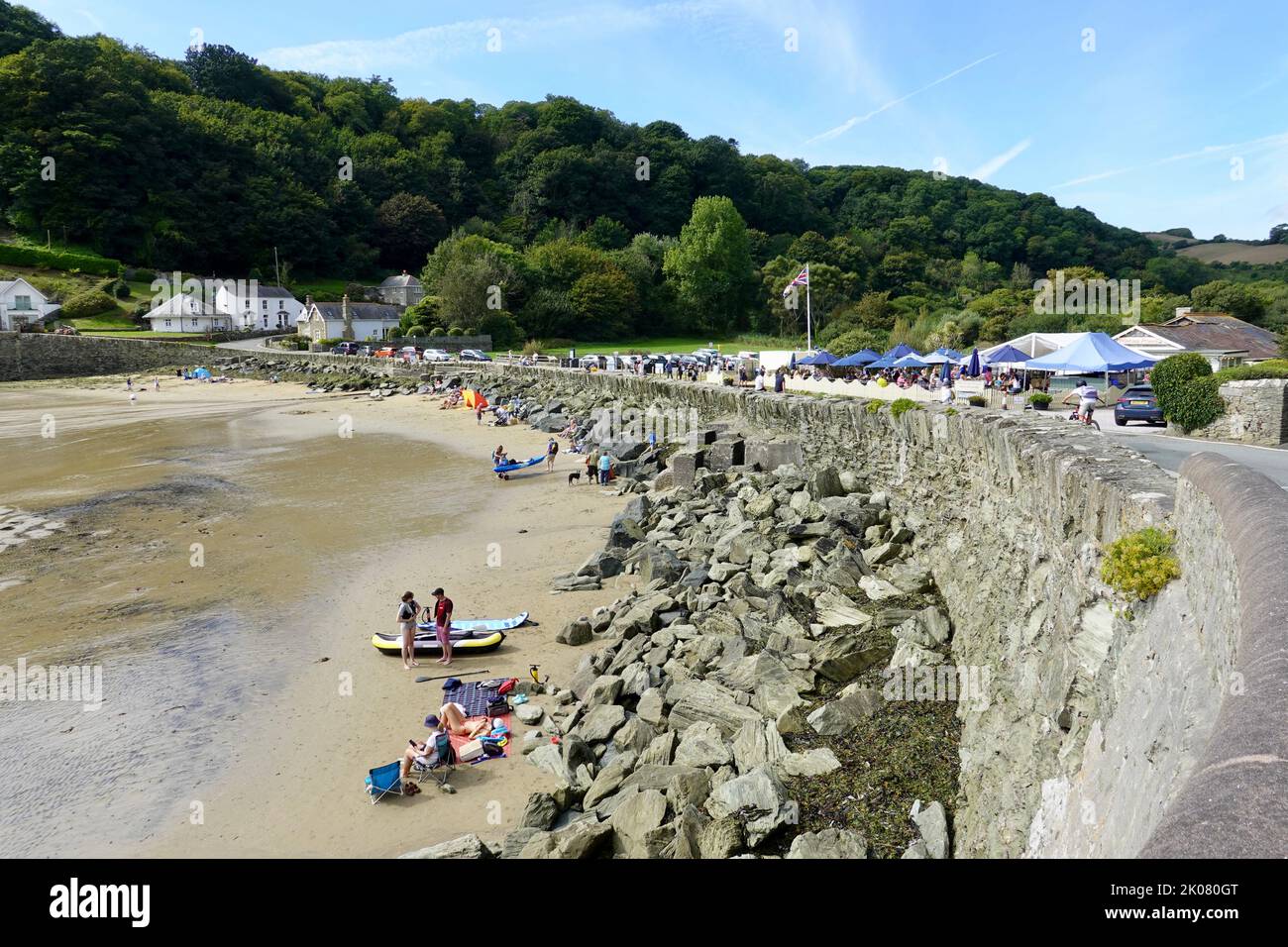 Salcombe, Devon, UK. 10th Sep, 2022. People sit in quiet contemplation ...