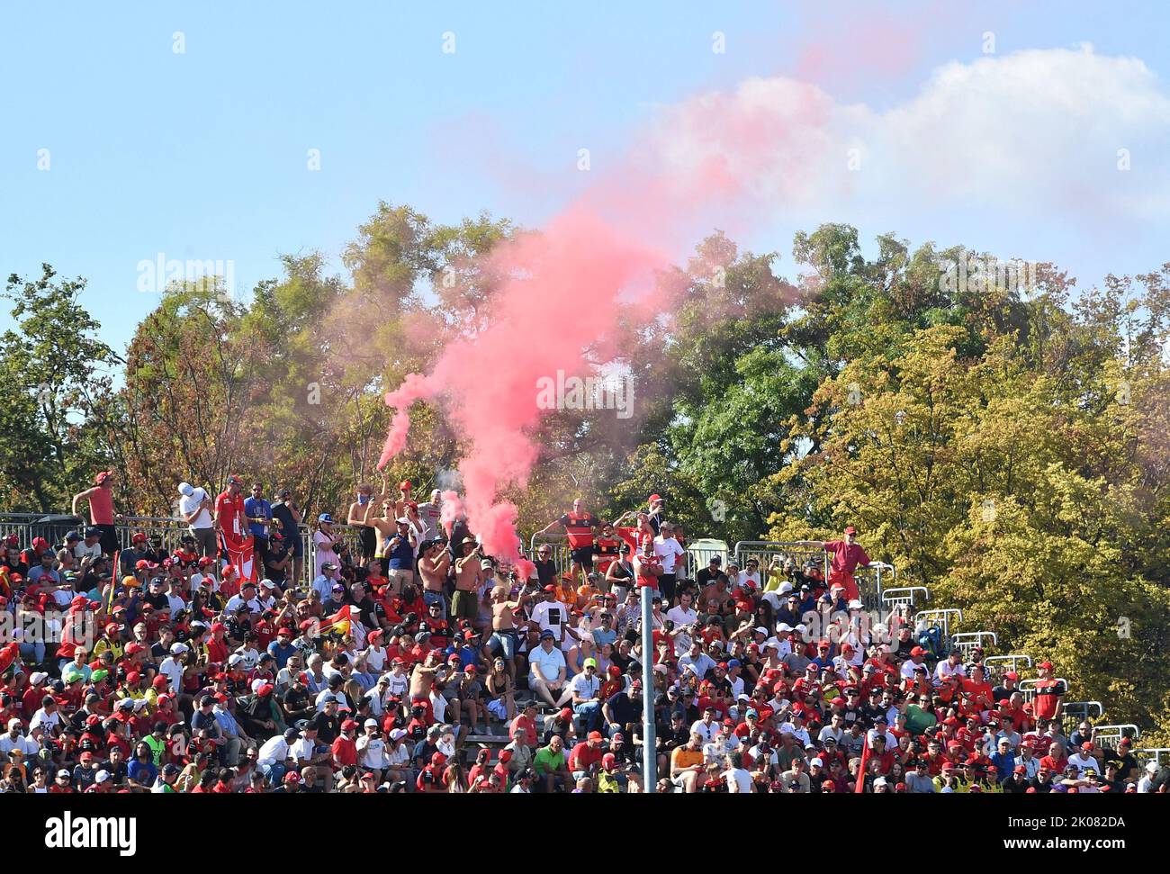 Racing fans italian grand prix autodromo nazionale monza hi-res stock ...