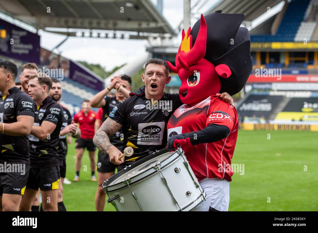 Deon cross hi-res stock photography and images - Alamy