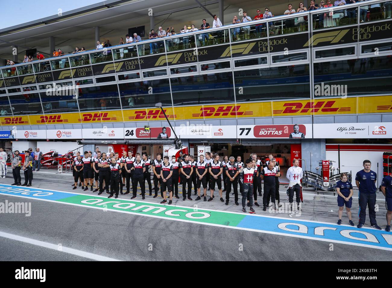Alfa Romeo racing team Minute of silence for Queen Elizabeth of England ...