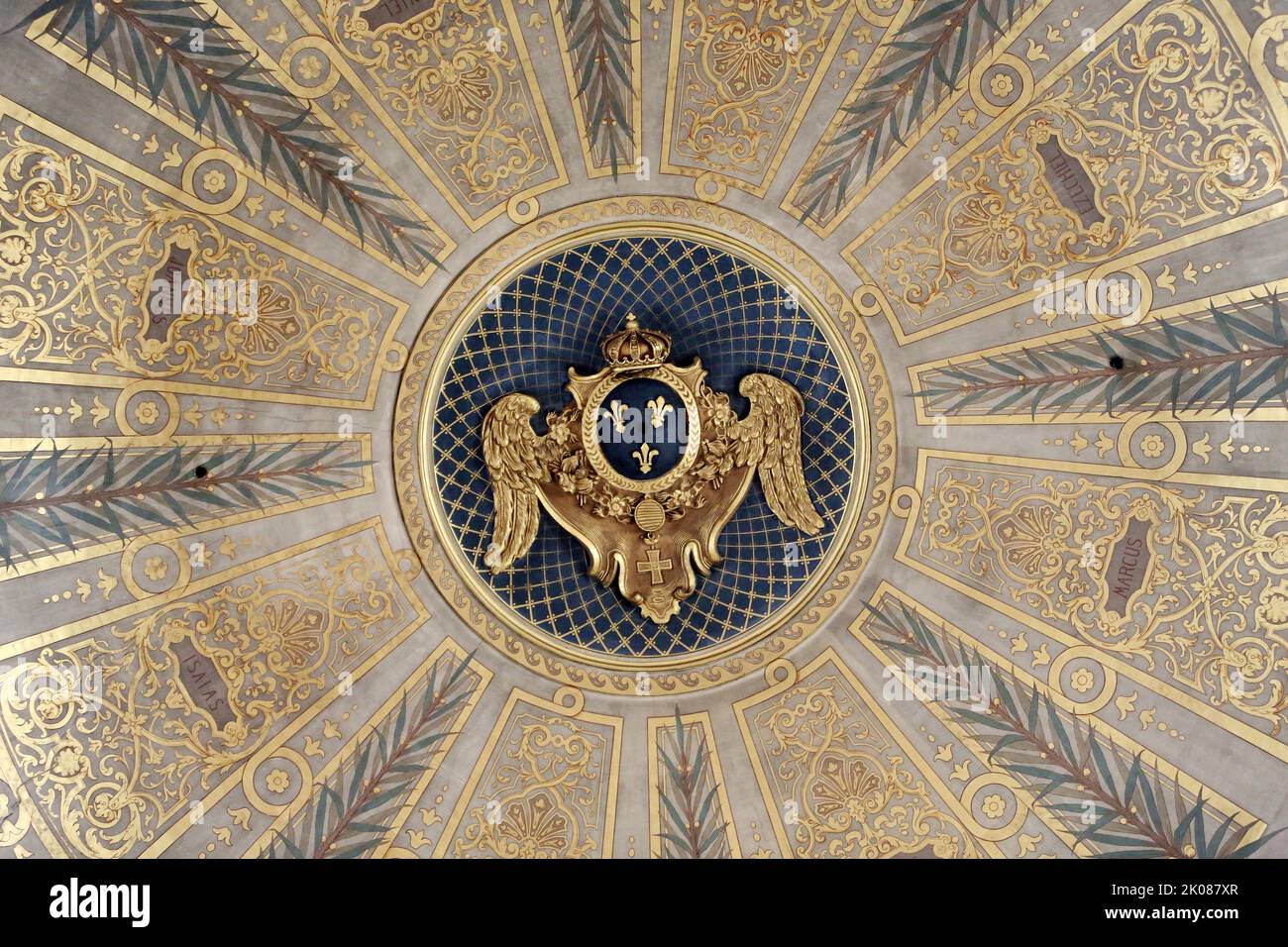 Emblèmes royaux. Eglise Saint-Louis en l'Ile. Paris. France. / Royal ...