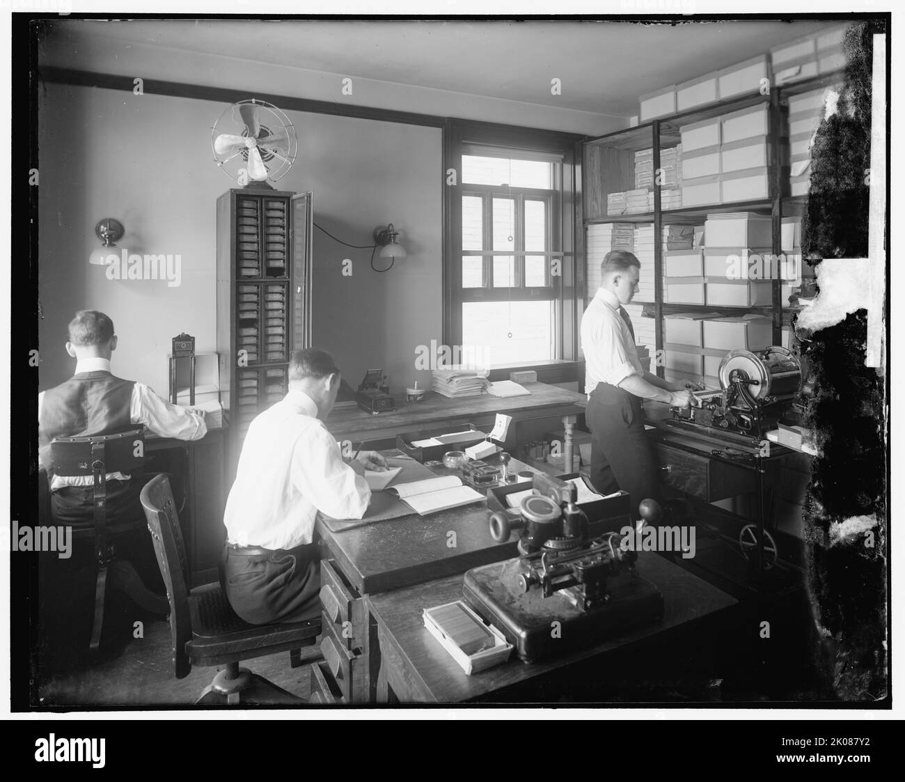 Chamber of Commerce mail room, between 1910 and 1920 Stock Photo - Alamy
