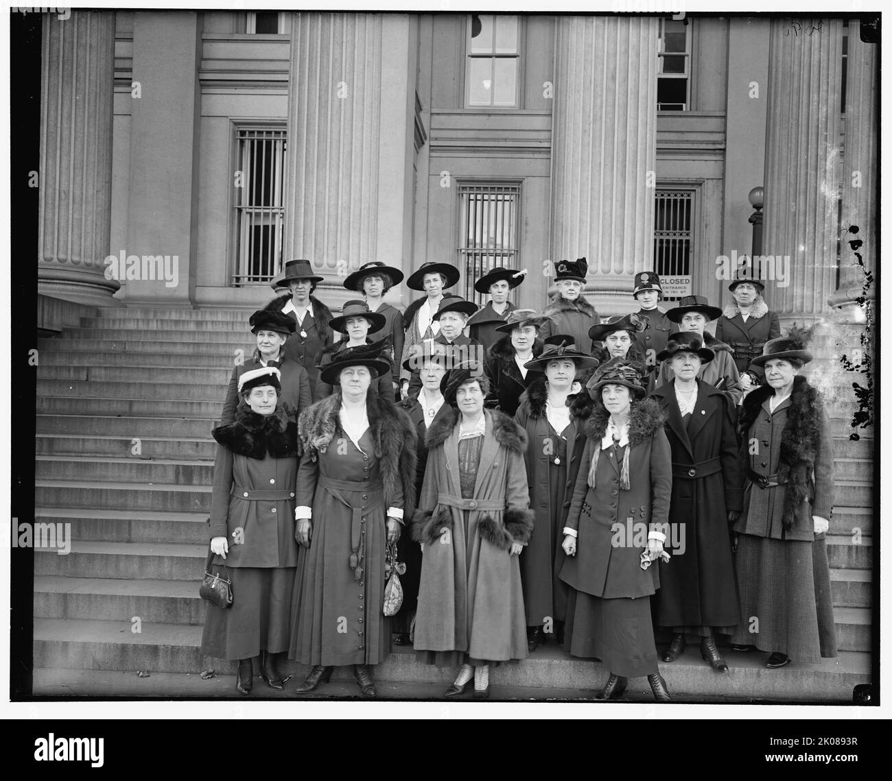 Woman's Liberty Loan Committee, between 1910 and 1920 Stock Photo - Alamy