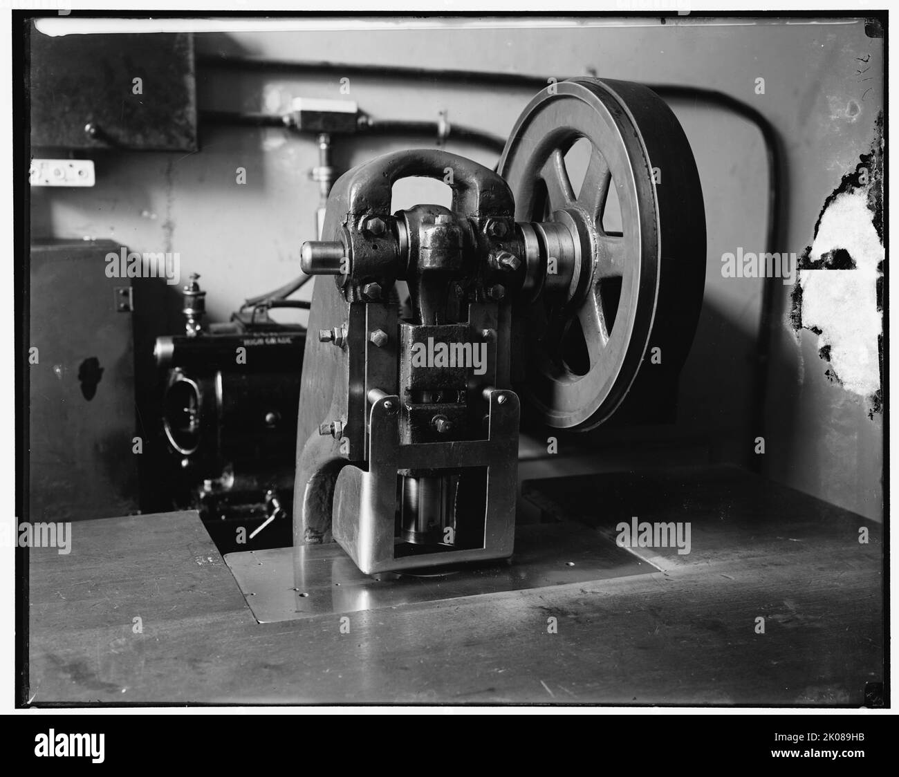 Stamping machine hi-res stock photography and images - Alamy